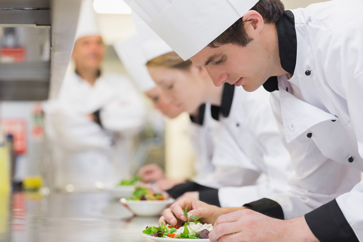 Recrutement international restaurant : recrutez un commis de cuisine ...